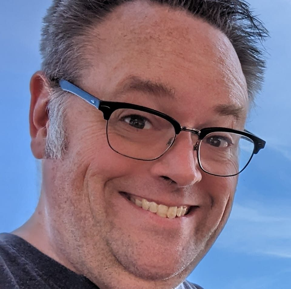 About Deric Marbaugh - Magic and Mayhem Show